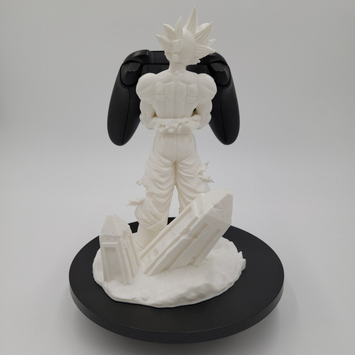 Son Goku Controller Holder Sculpture – Legendary Super Saiyan Buff Edi