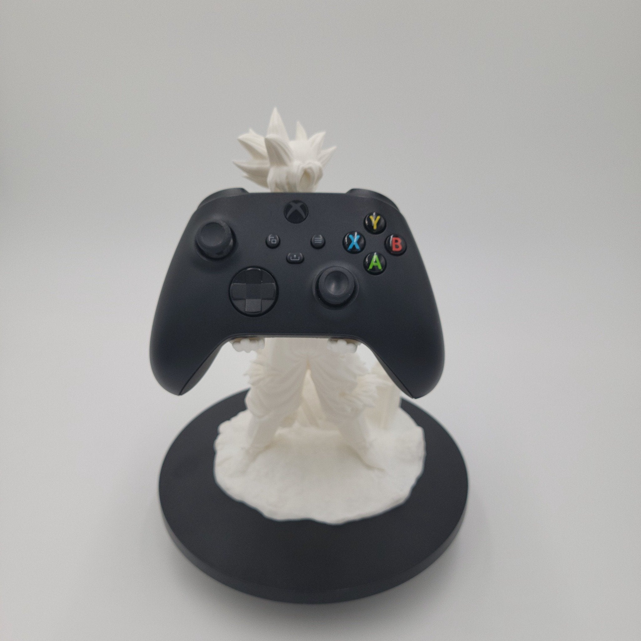 Son Goku Controller Holder Sculpture – Legendary Super Saiyan Buff Edi